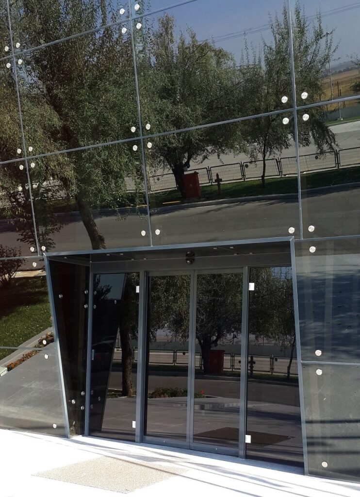 Spider Transparan Cephe - Nida Yapı Sistemleri